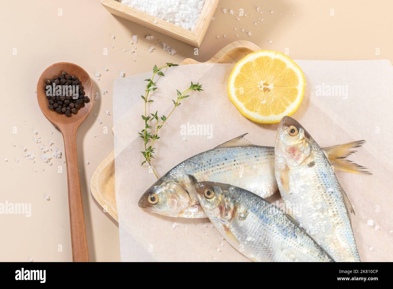 salt and gizzard shad fish Stock Photo - Alamy