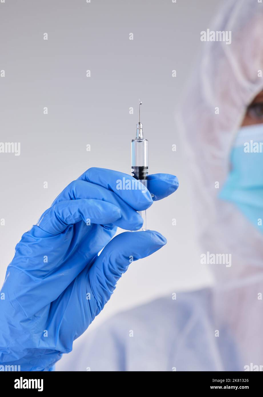 Holding needle hi-res stock photography and images - Alamy