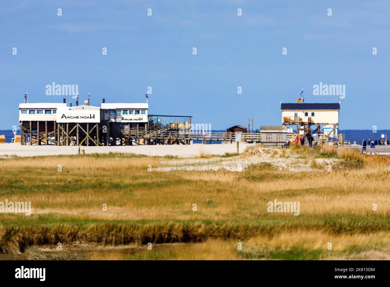Sankt Peter-Ording-Strand with the typical stilt houses, on the right ...