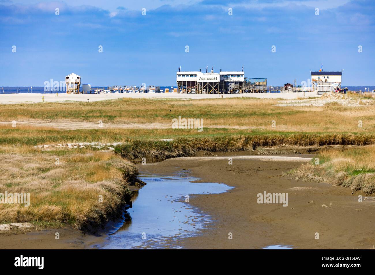 Sankt Peter-Ording-Strand with the typical stilt houses, on the right ...
