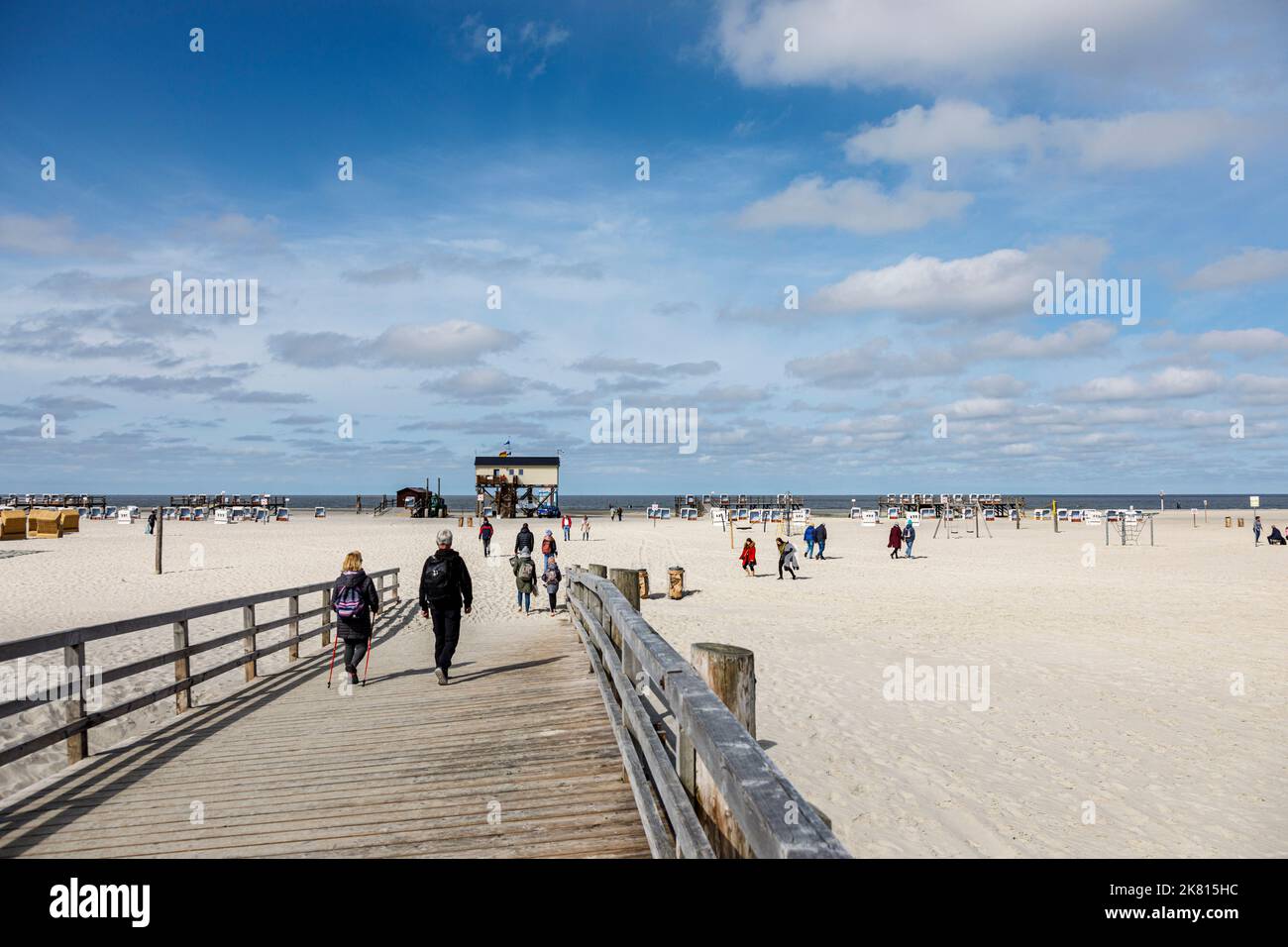 Wanderer am strand hi-res stock photography and images - Alamy