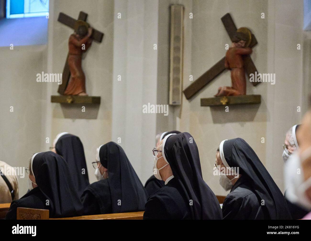 Berlin, Germany. 20th Oct, 2022. Franciscan Sisters attend the service ...