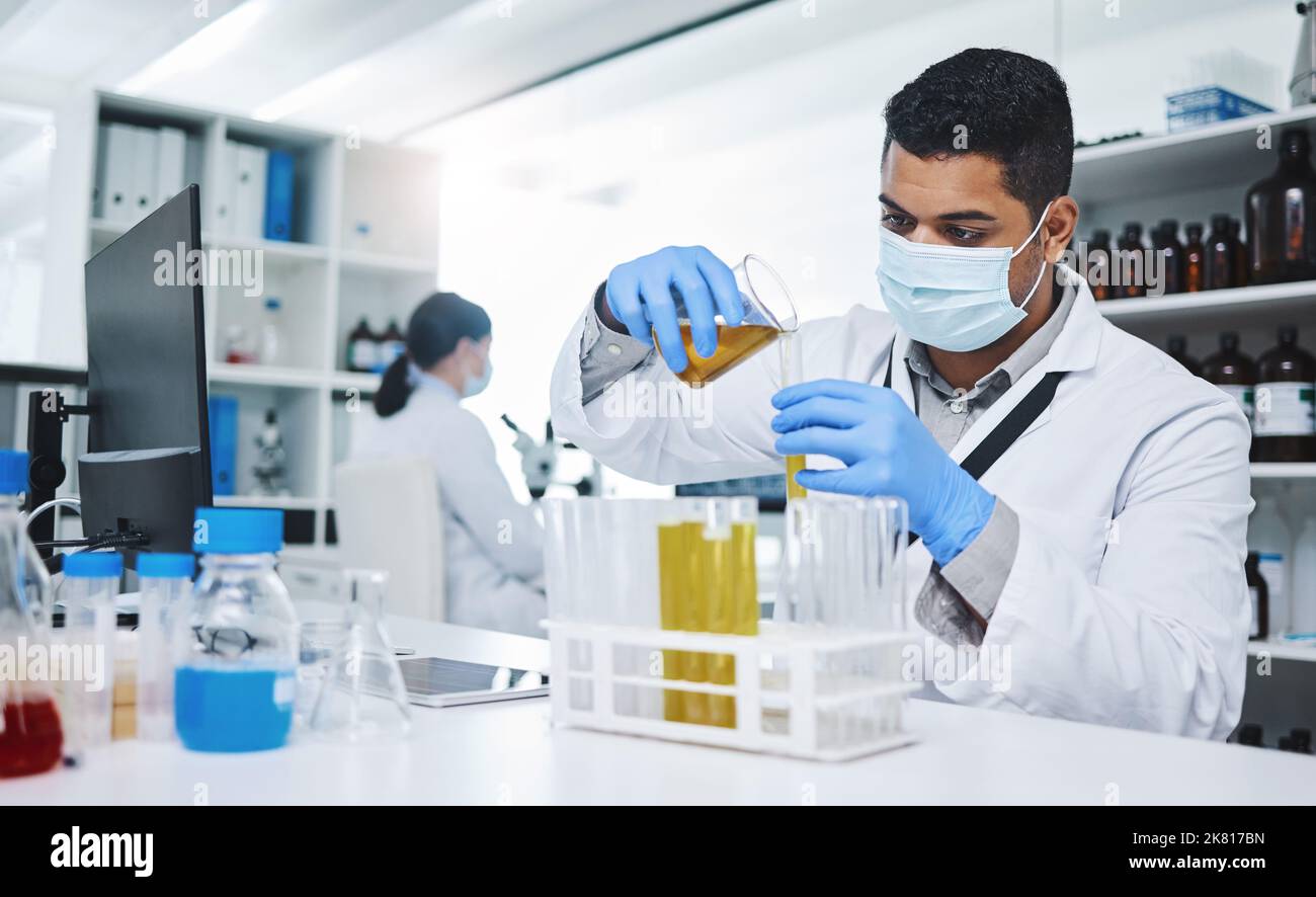 Female medical researchers in lab hi-res stock photography and images ...