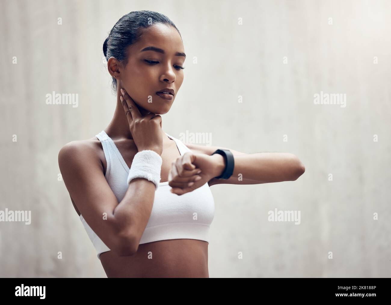 Finger heart monitor hi-res stock photography and images - Alamy