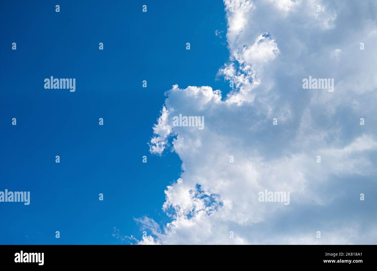 Dramatic blue sky with white clouds Stock Photo - Alamy