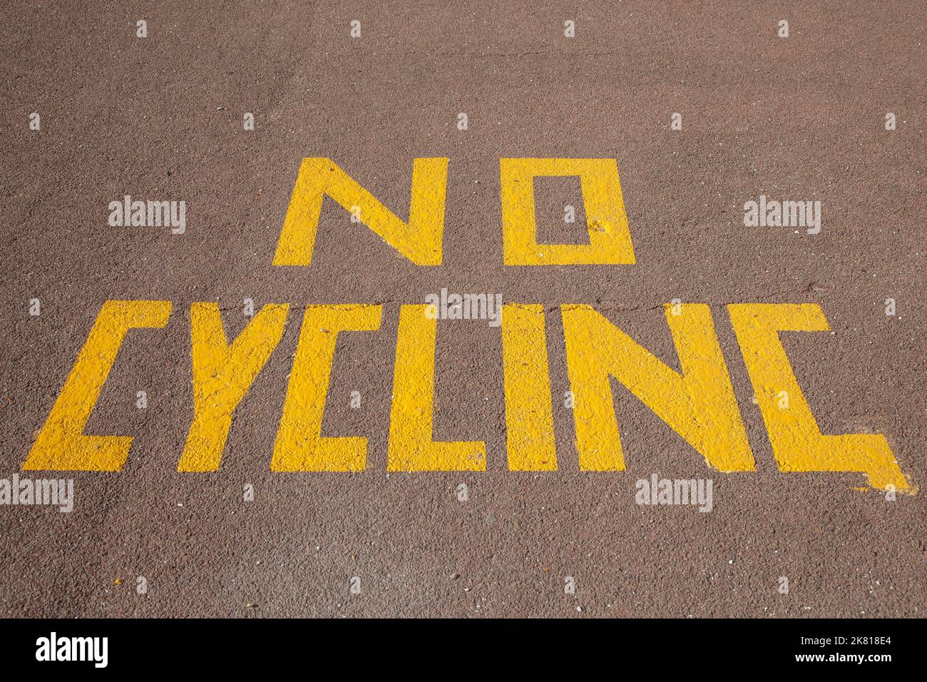 Pathway texture hi-res stock photography and images - Alamy