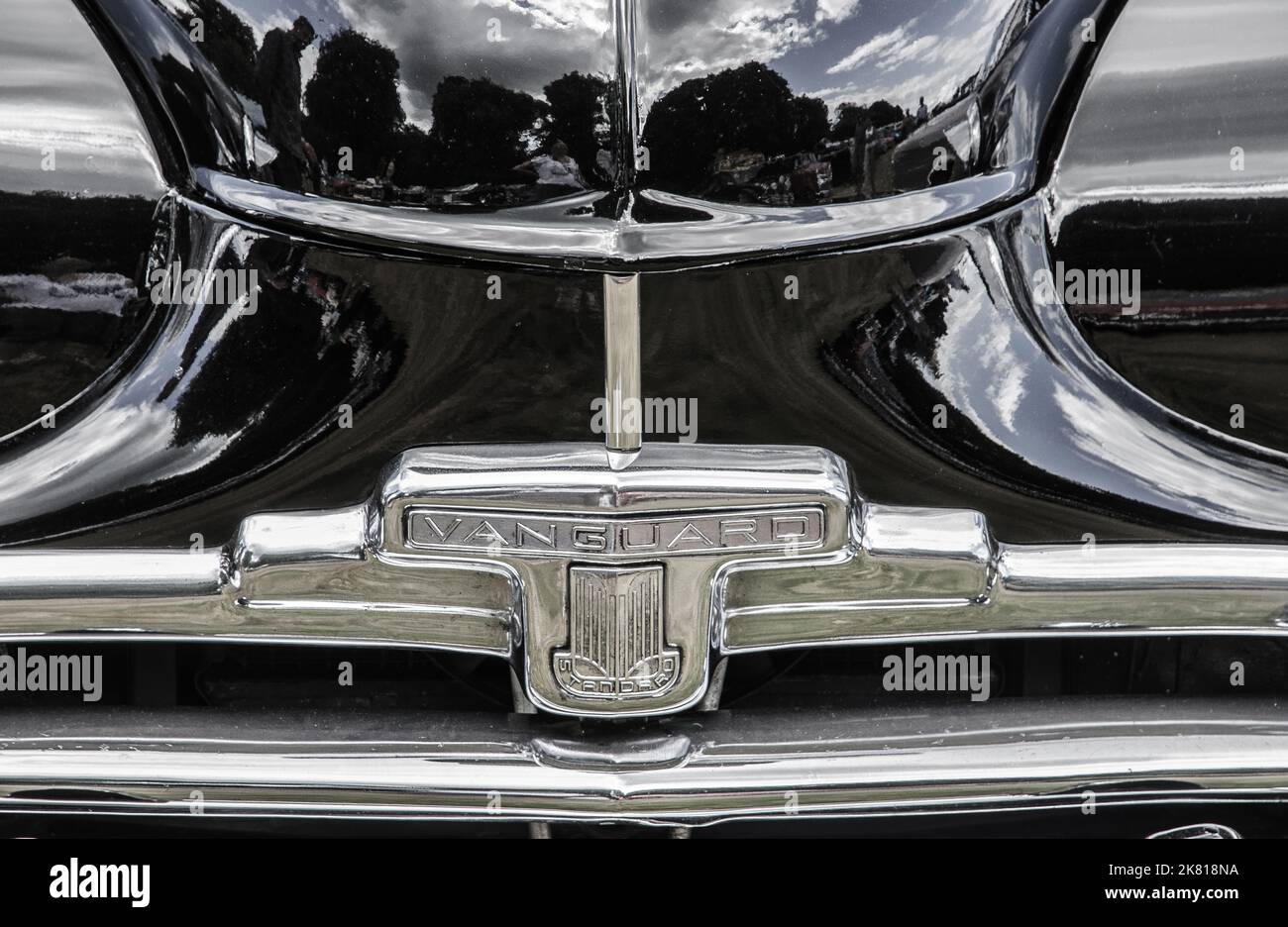 Vanguard car badge hi-res stock photography and images - Alamy