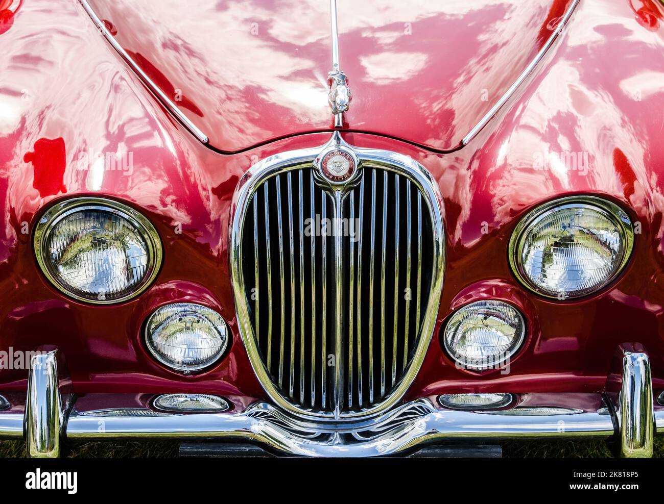 Classic red jaguar hi-res stock photography and images - Alamy