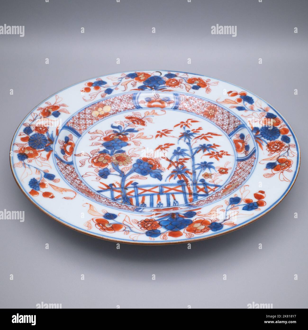 Antique Chinese Imari Export Porcelain Dish, 18th century. Diameter 22. ...