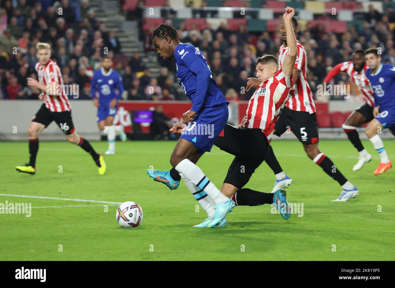 Brentford ENGLAND - October 19: L-R Chelsea's Carney Chukwuemeka and ...
