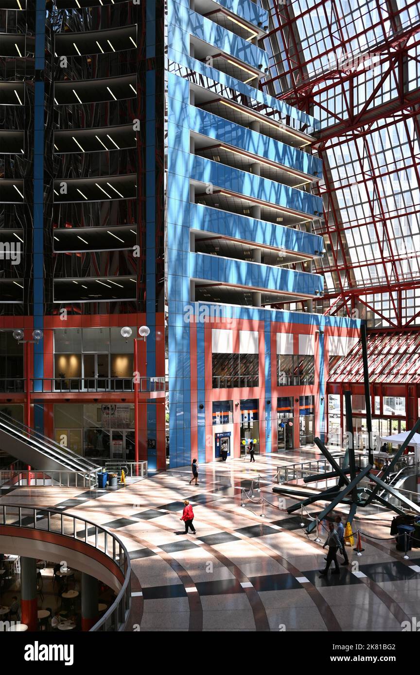 Atrium Mall im Thompson Center; Chicago, Illinois, Vereinigte Staaten ...