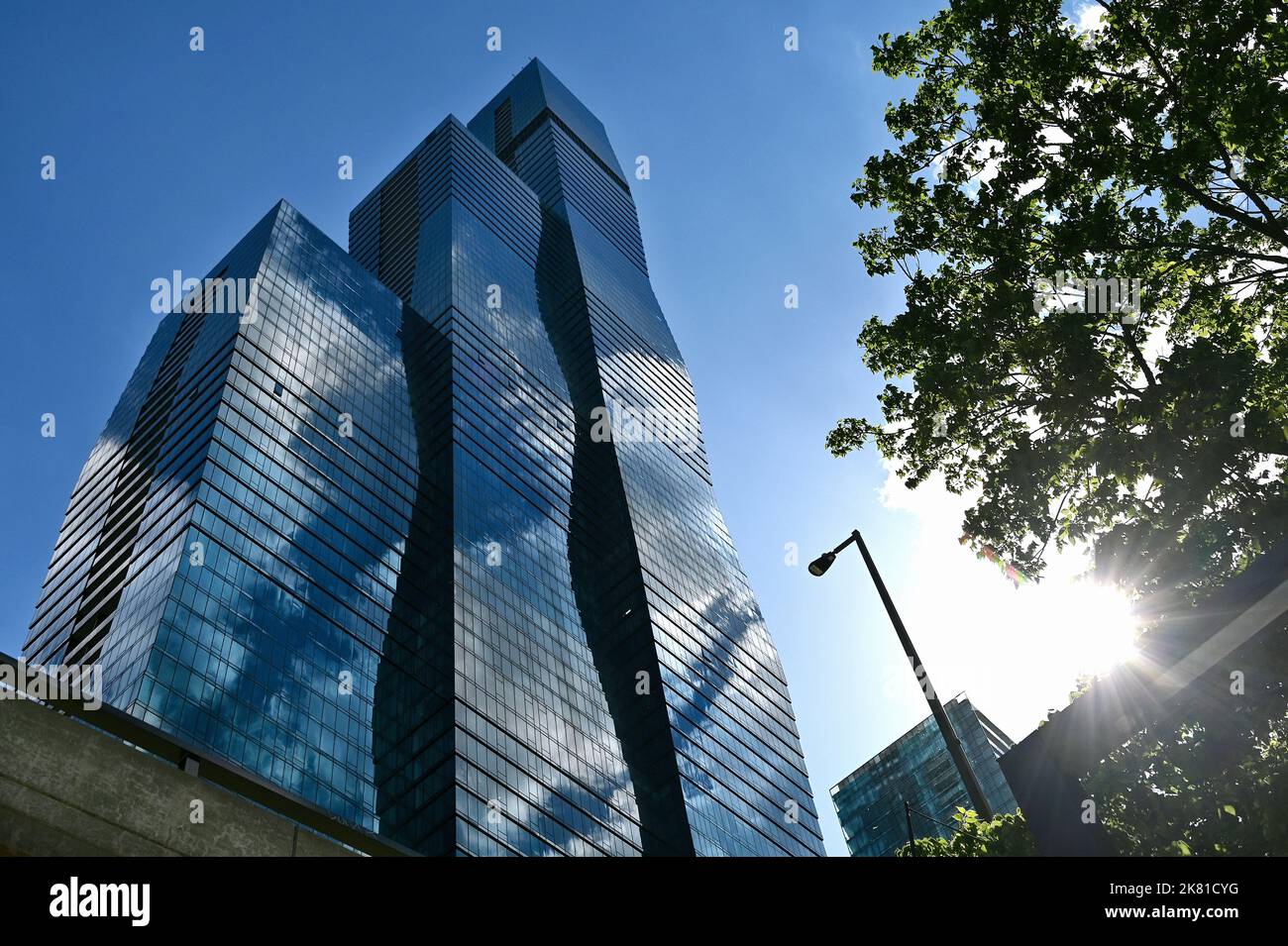 St. Regis Tower von Architektin Jeanne Gang; Chicago, Illinois ...