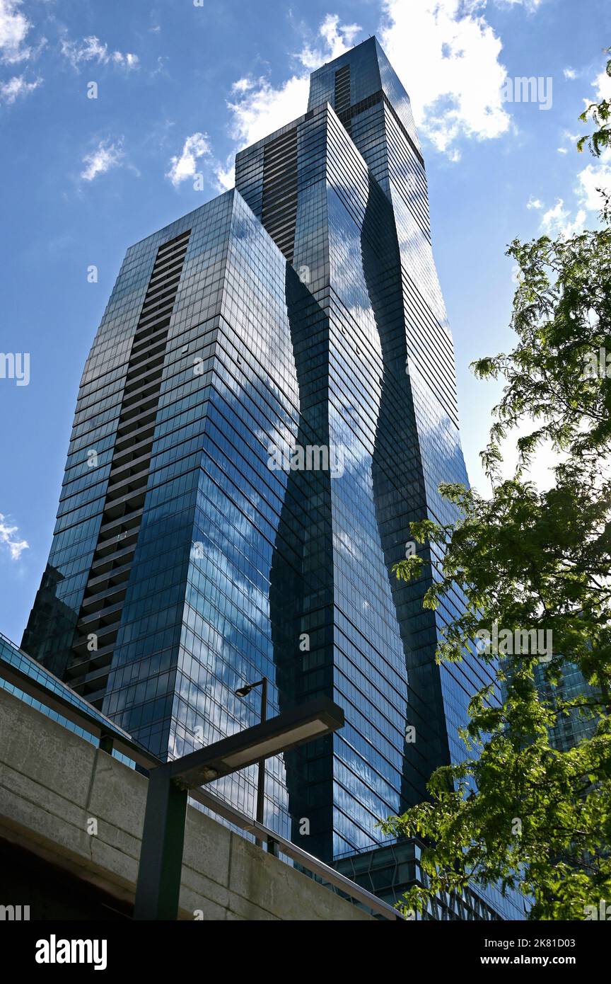 St. Regis Tower von Architektin Jeanne Gang; Chicago, Illinois ...