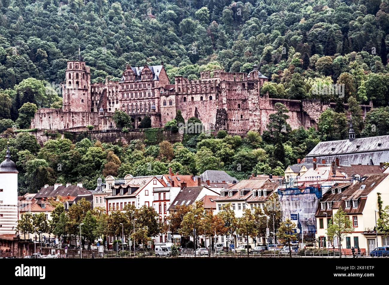 Heidelberg (Baden-Wuerttemberg, Germany). Schloss Heidelberg oberhalb ...