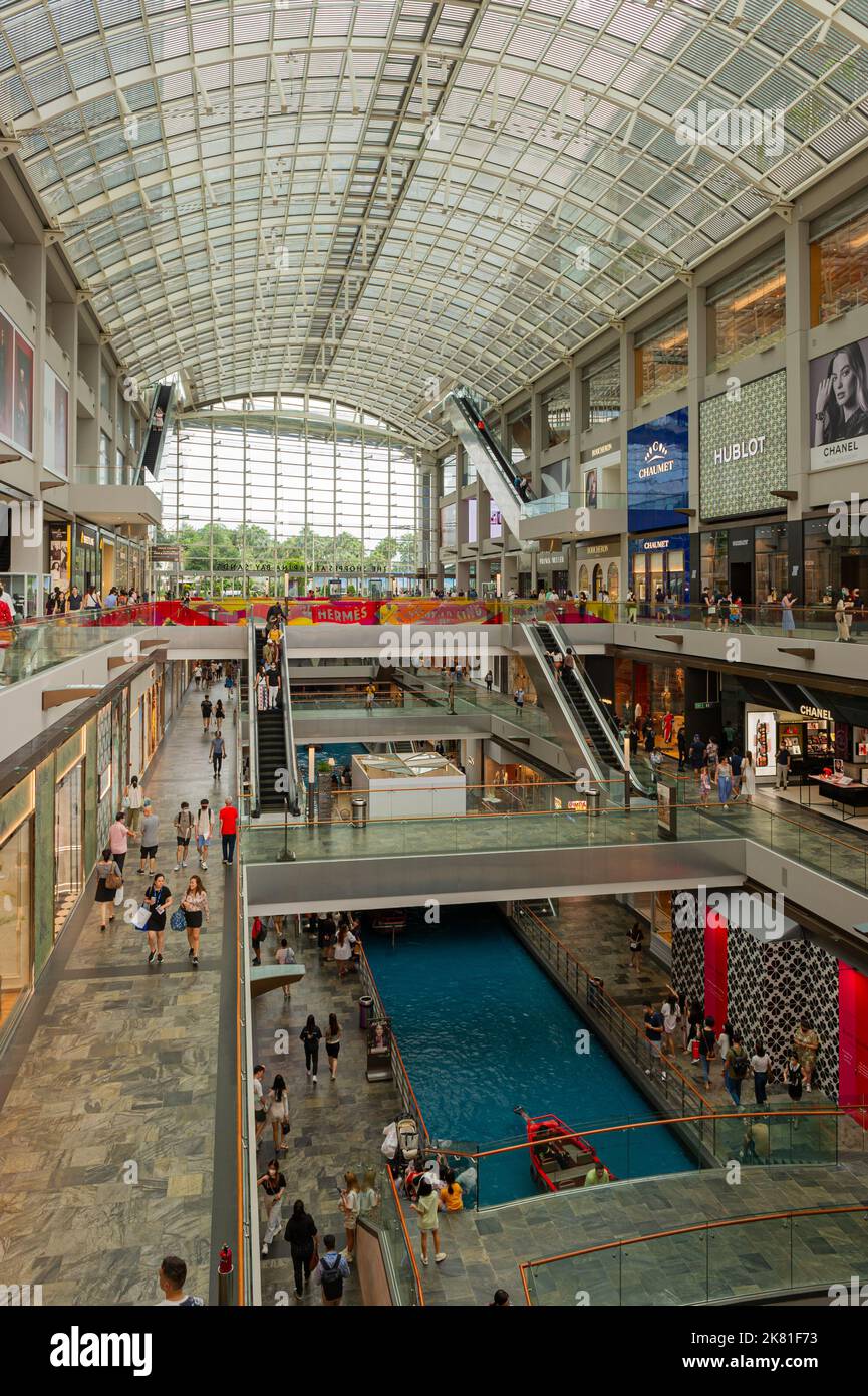 Inside The Shoppes at Marina Bay Sands Stock Photo - Alamy