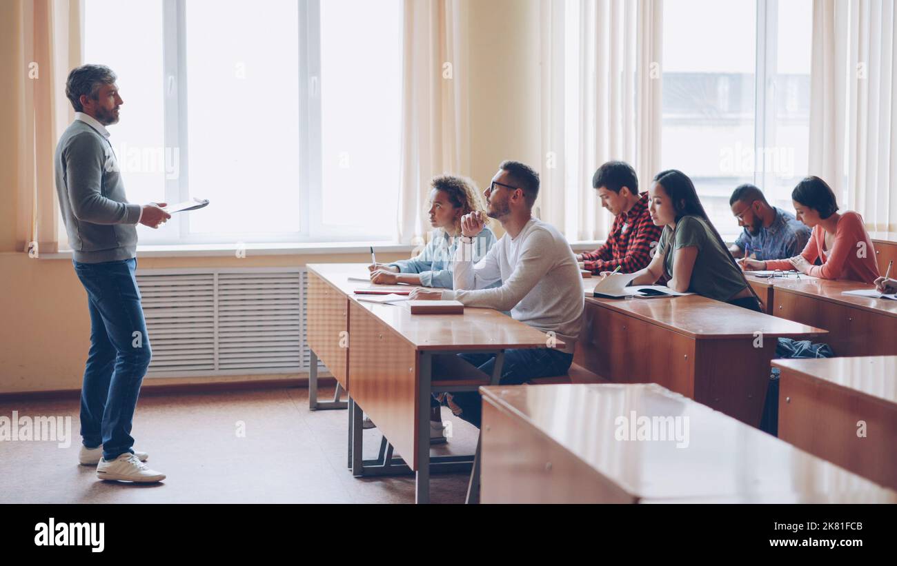 Lecture and male tutor and casual hi-res stock photography and images ...