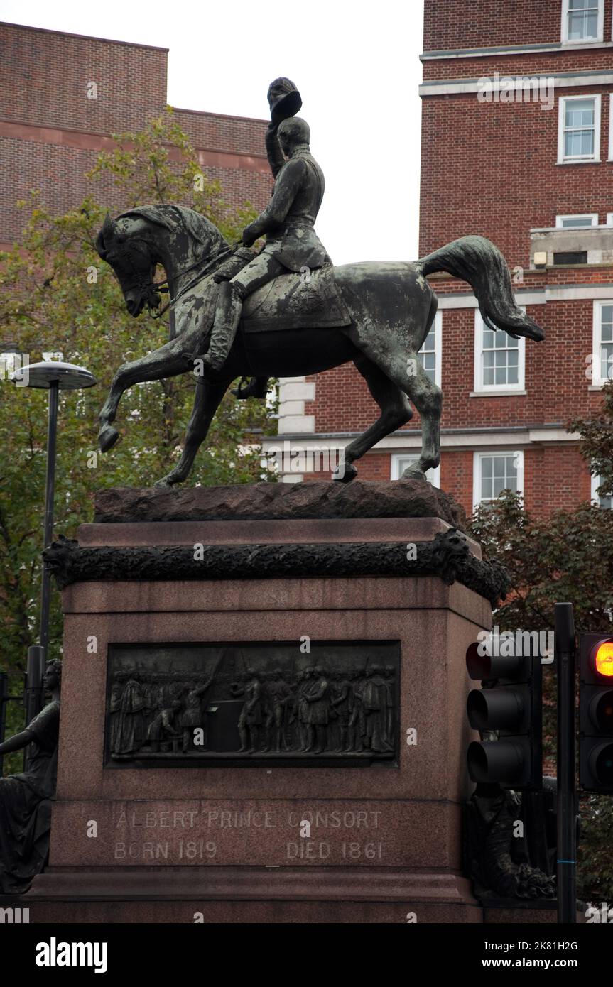Statue prince albert holborn circus hi-res stock photography and images ...