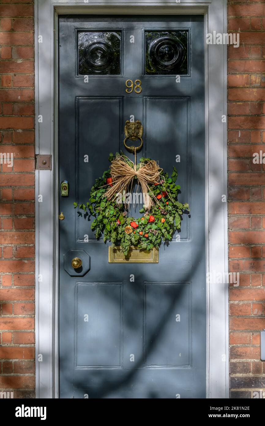 Autumn colour in Tenterden, Kent, UK. A natural wreath using greenery ...