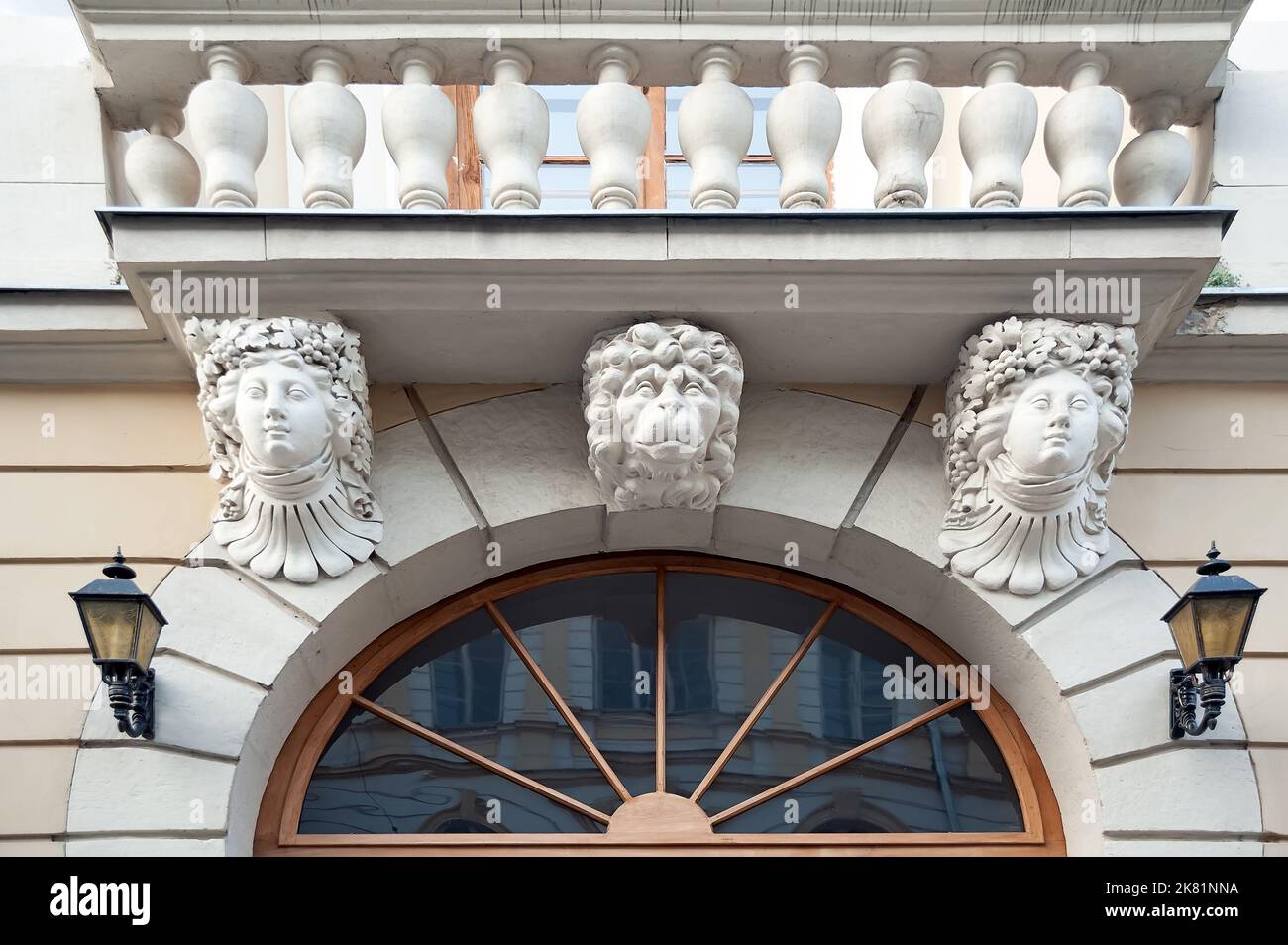 Mascarons facade hi-res stock photography and images - Alamy