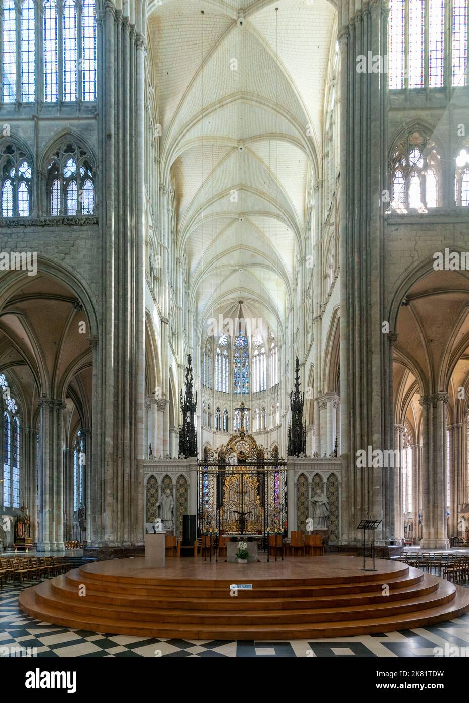 Interior view main altar basilica hi-res stock photography and images ...