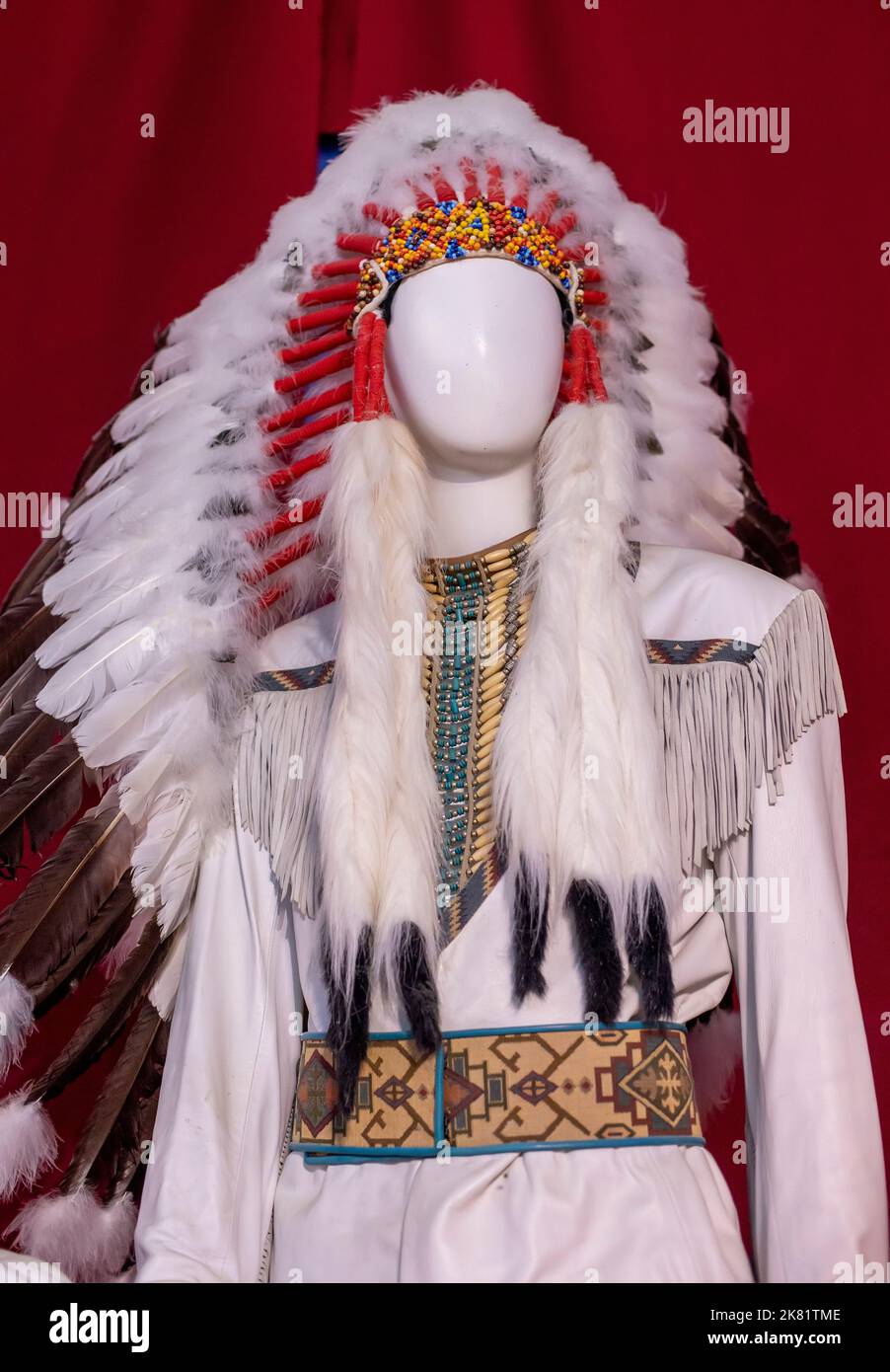 Native american suit hi-res stock photography and images - Alamy