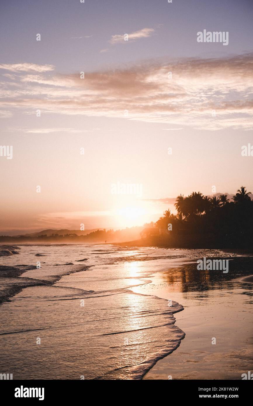 Coastline tropical country hi-res stock photography and images - Alamy
