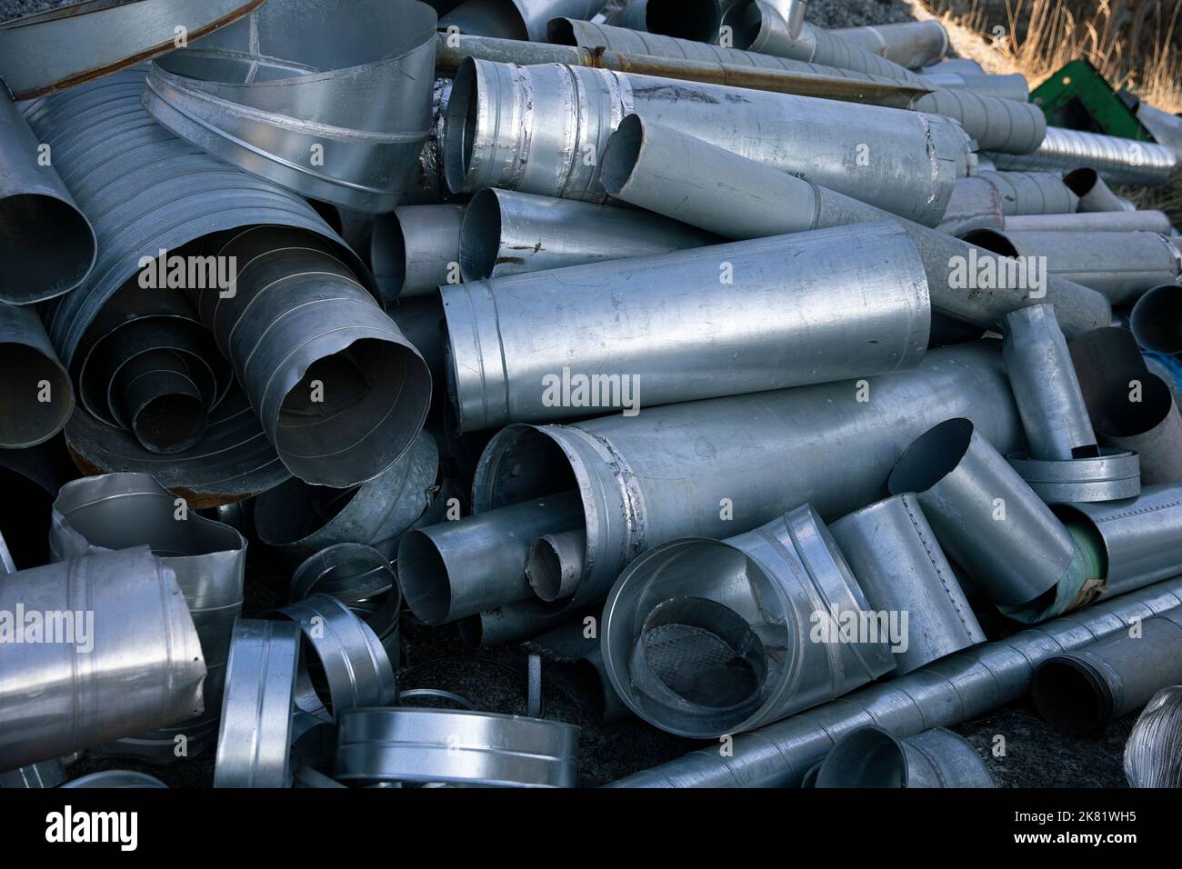 Recyclable metal waste in heap outdoor Stock Photo - Alamy