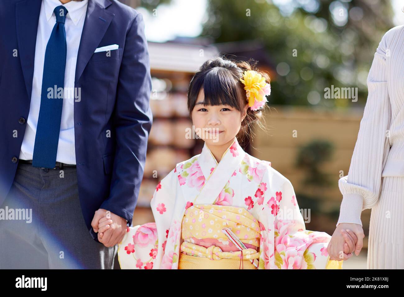 Japanese family at the temple Stock Photo - Alamy