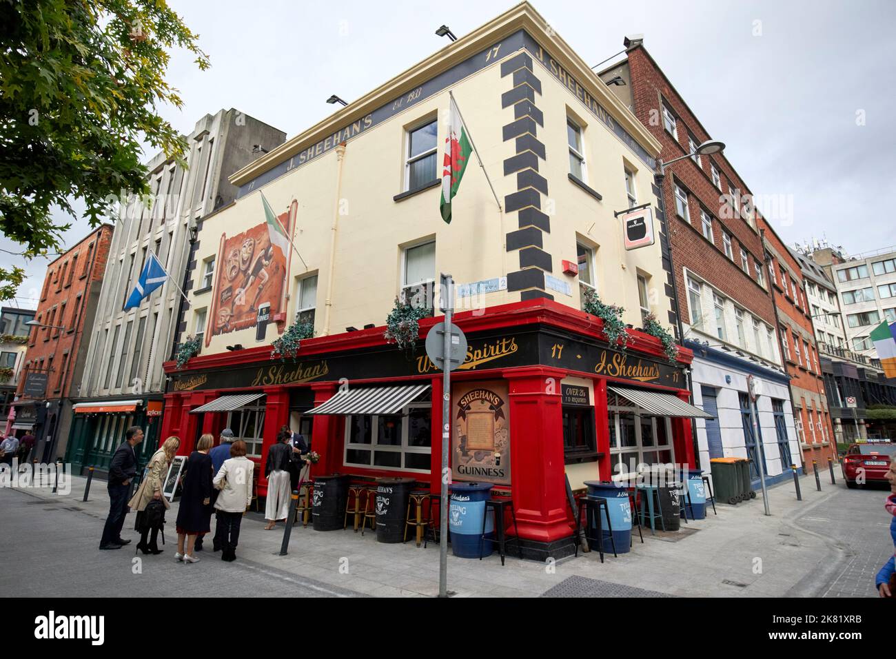 j sheehans pub chatham street dublin republic of ireland Stock Photo ...