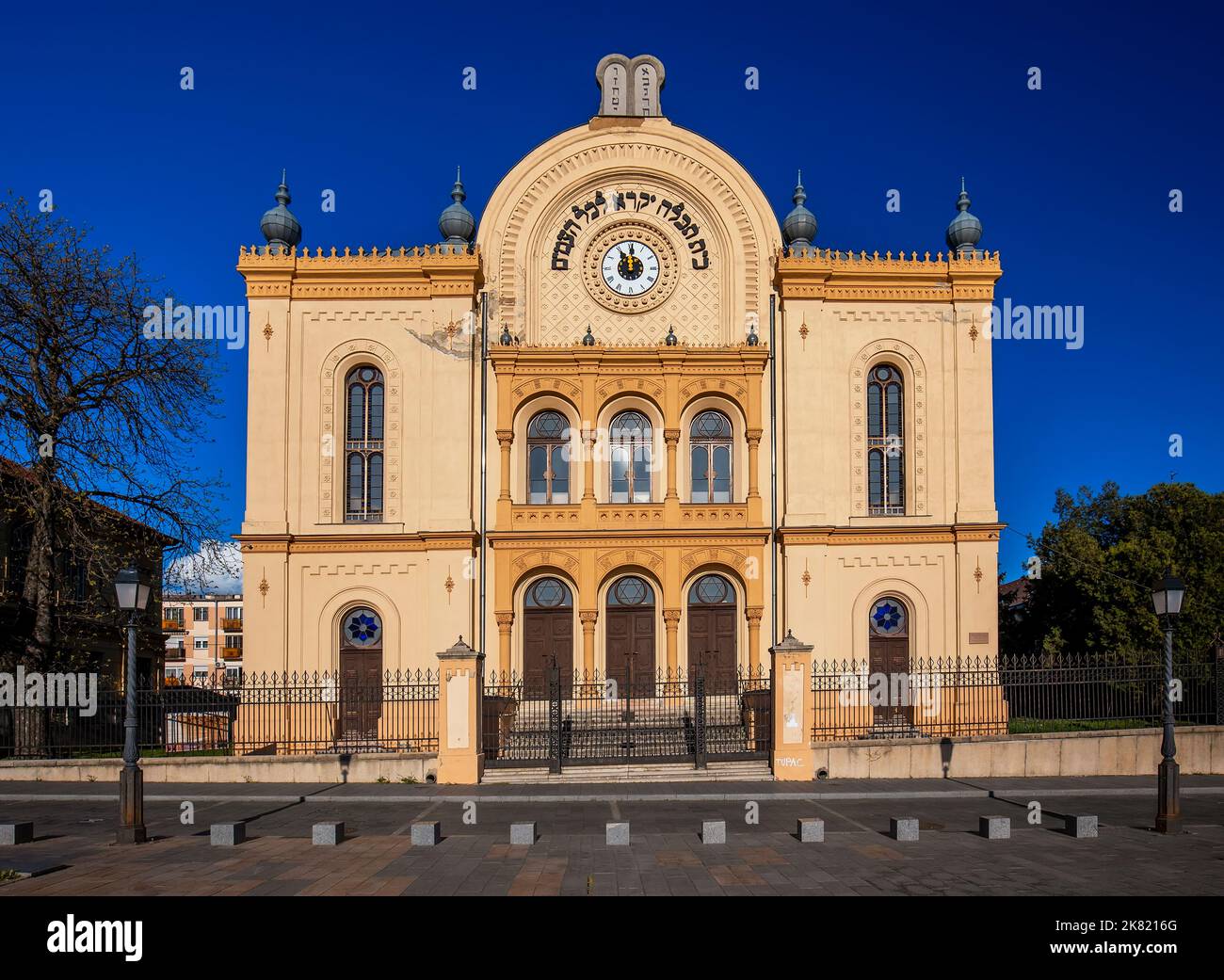 Exterior of famous traditional jewish synagogue in Hungary, Pecs Stock ...