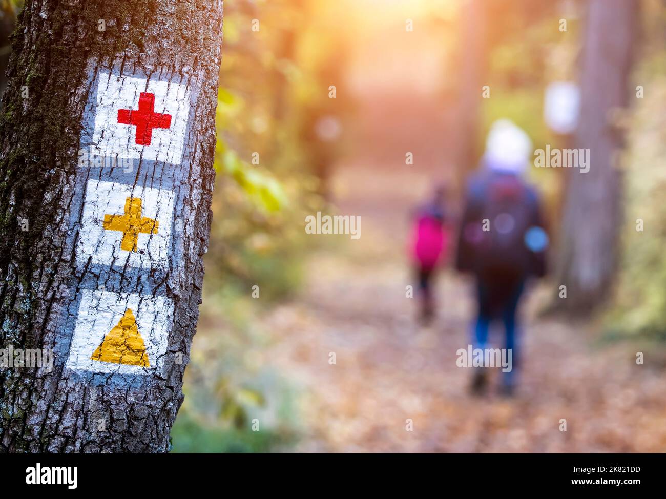 Red tourist direction signs hi-res stock photography and images - Alamy