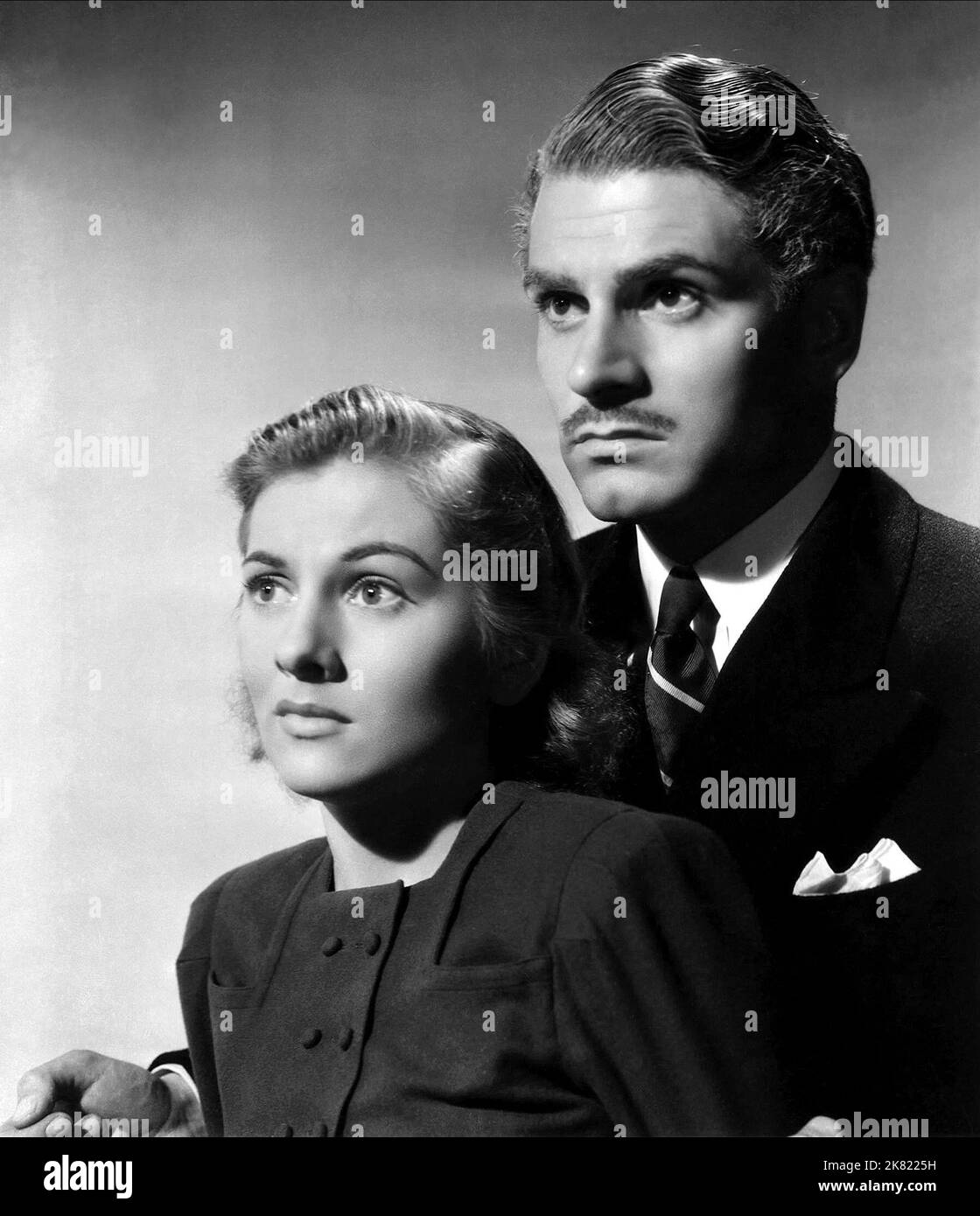 Joan Fontaine & Laurence Olivier Film: Rebecca (1946) Characters: The ...