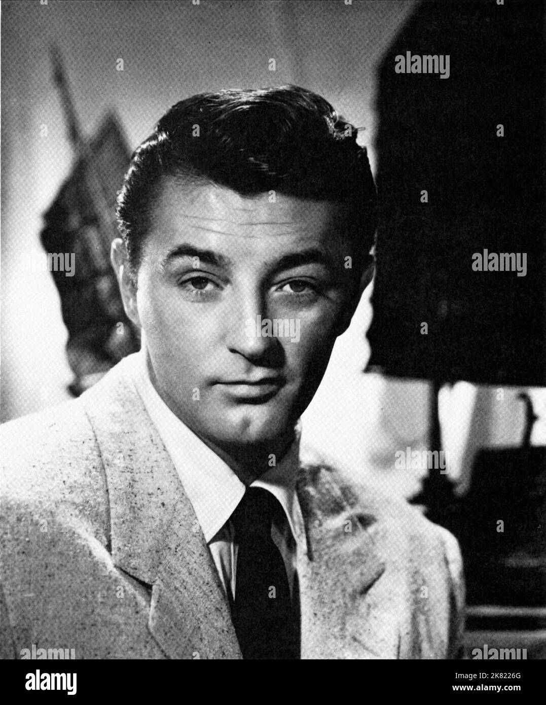 Robert Mitchum Film Macao (USA 1952) Characters: Nick Cochran Director ...