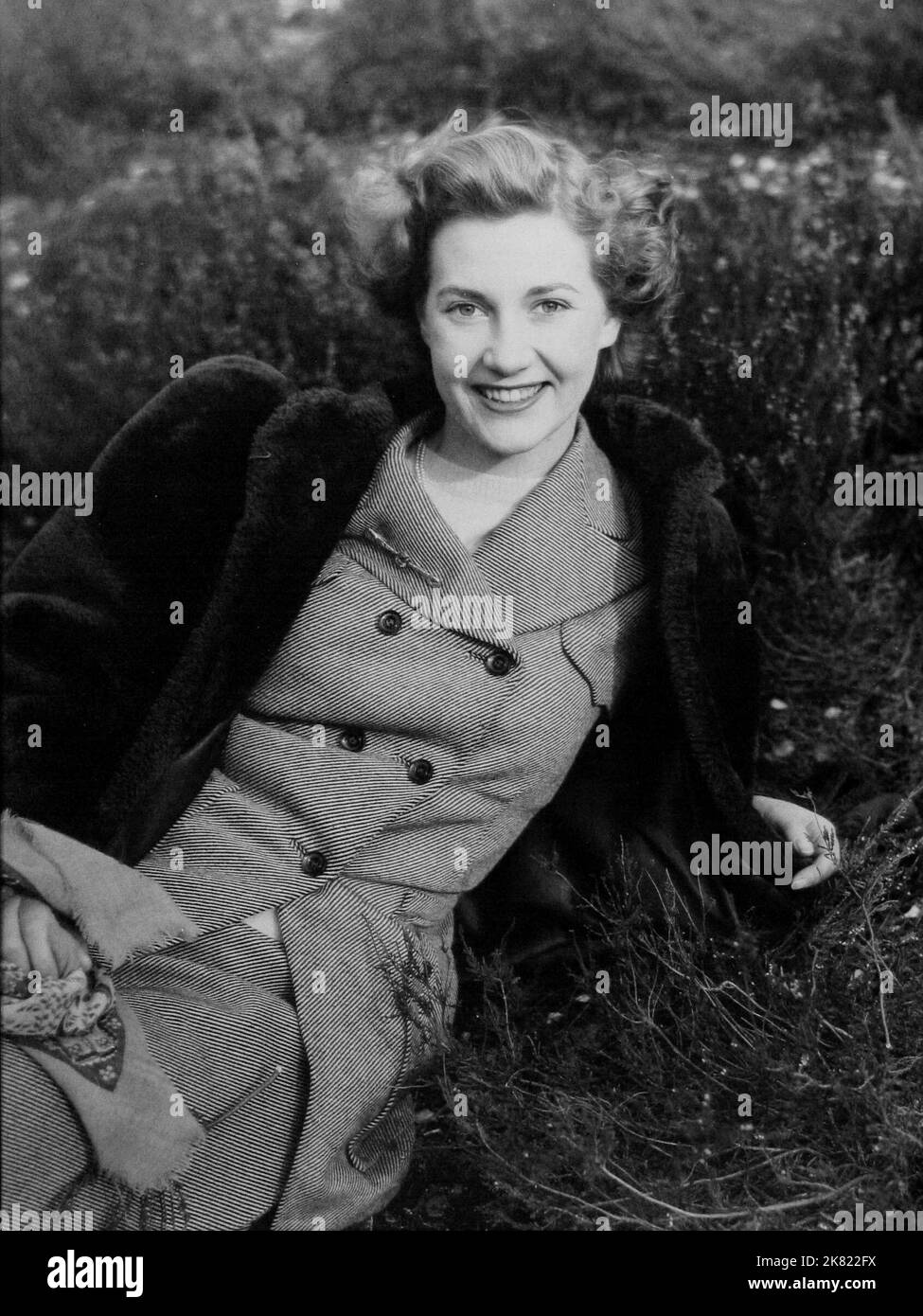Rona Anderson Film Sleeping Car To Trieste (1948) Characters: Joan ...