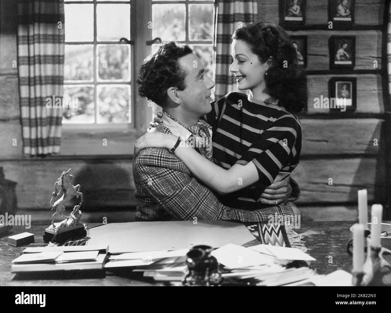Dennis Price & Margaret Lockwood Film The White Unicorn (1947 ...