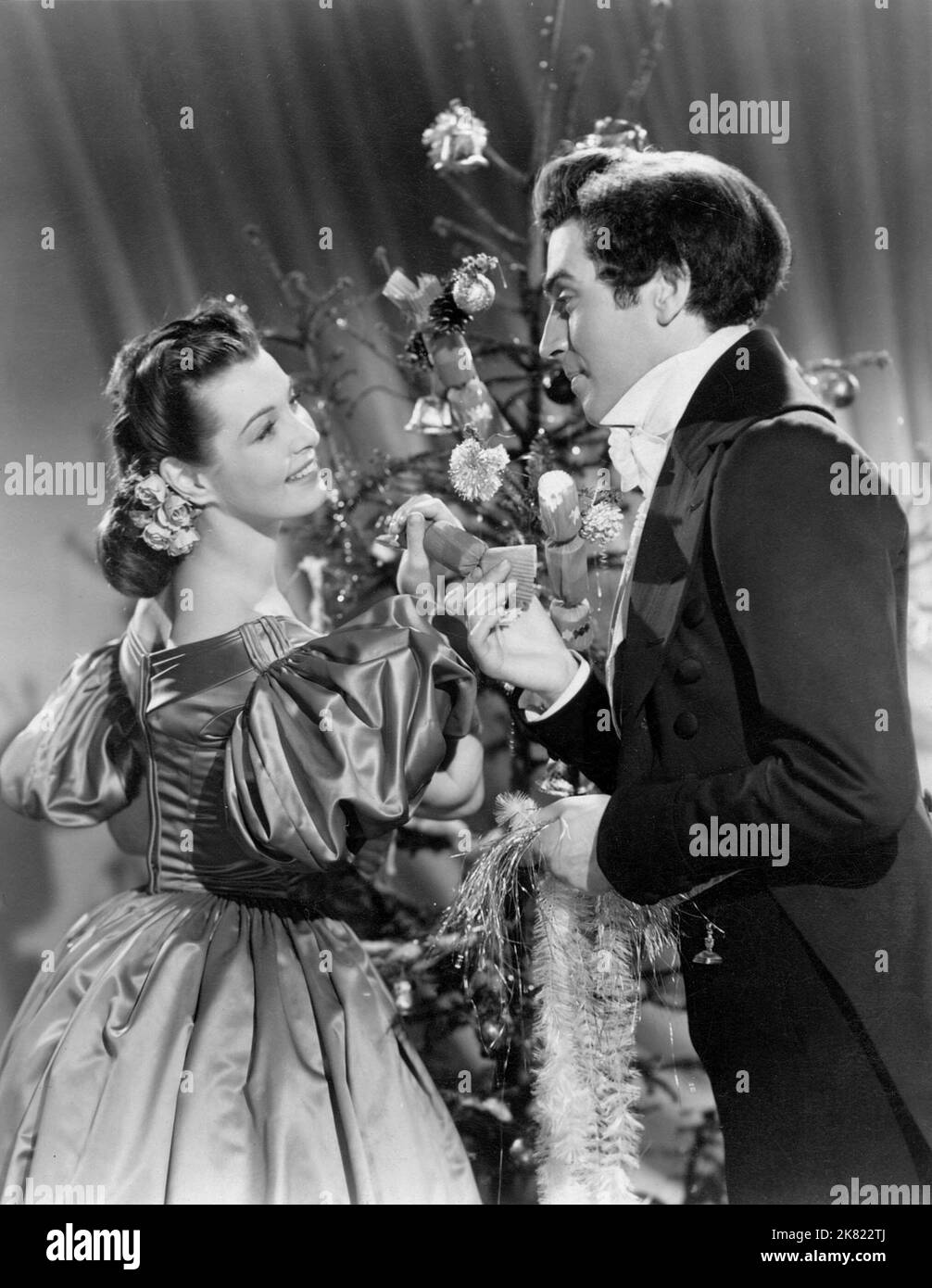 Patricia Roc & Dermot Walsh Film: Jassy (1947) Characters: Dilys Helmar ...