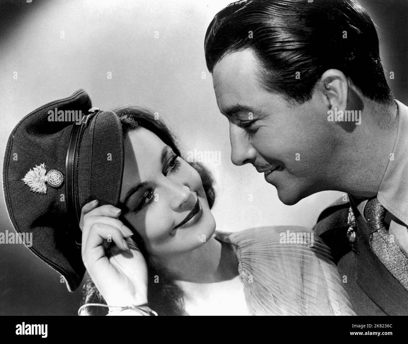 Vivien Leigh & Robert Taylor Film Waterloo Bridge (USA 1940) Characters ...