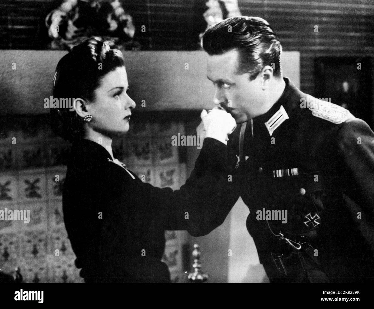 Joan Bennett & Allyn Joslyn Film: The Wife Takes A Flyer; A Yank In ...