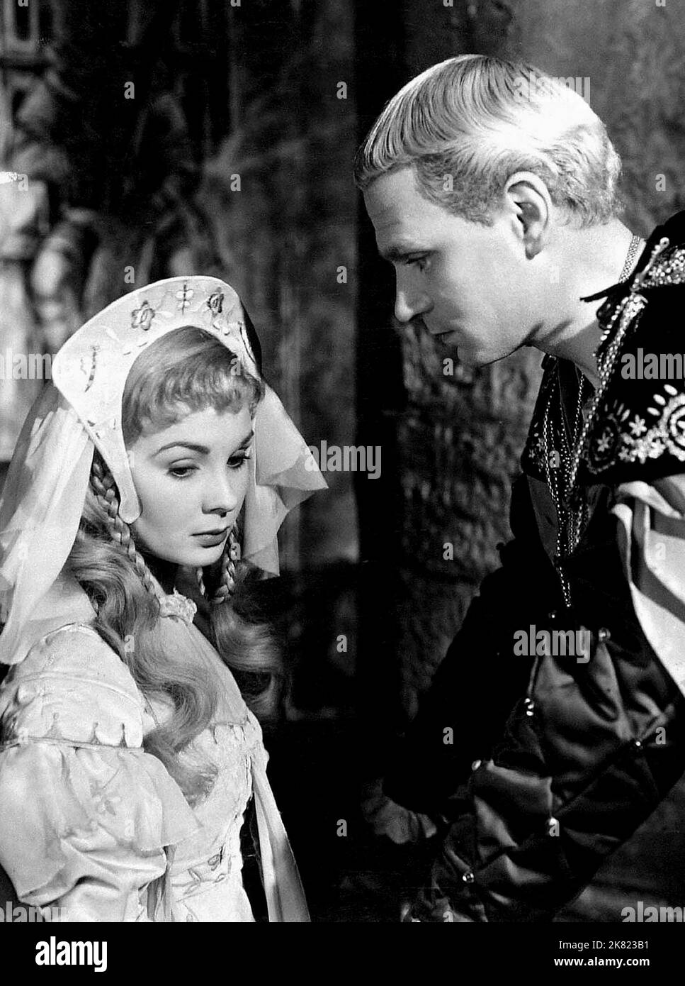 Jean Simmons & Laurence Olivier Film Hamlet (1943) Characters: Ophelia ...