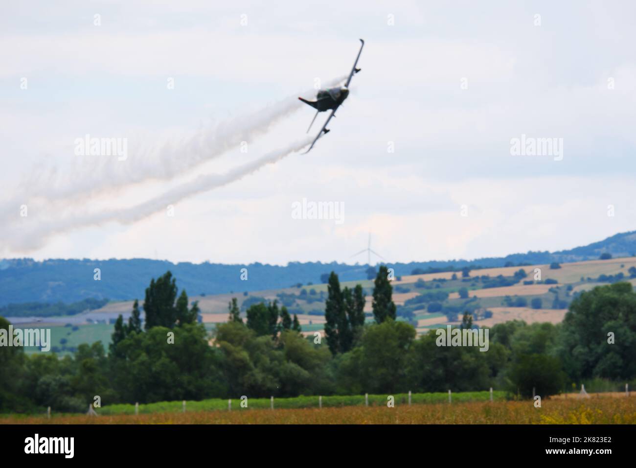 Aircraft maneuvering hi-res stock photography and images - Alamy