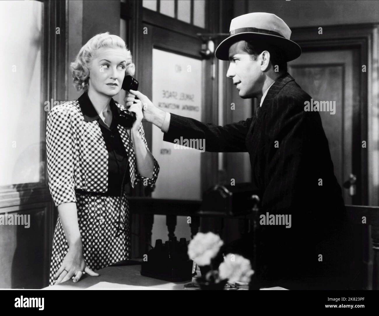 Lee Patrick & Humphrey Bogart Film: The Maltese Falcon (USA 1941 ...