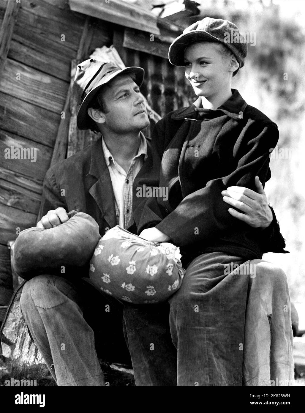 Joel Mccrea & Veronica Lake Film: Sullivan'S Travels (1941) Characters ...