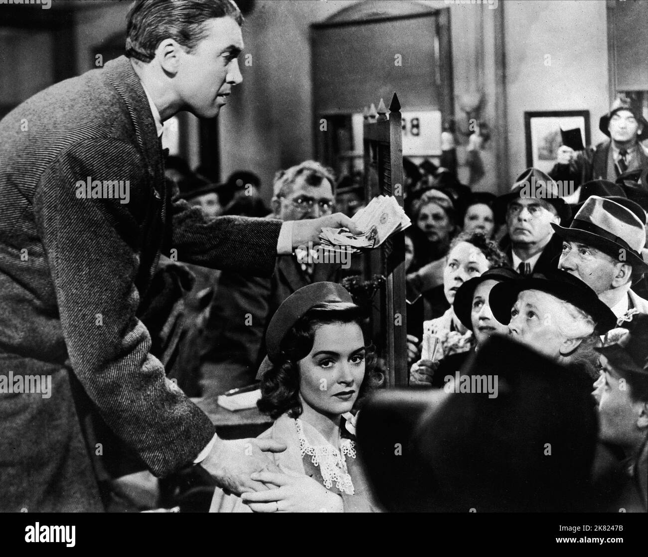 James Stewart & Donna Reed Film: It'S A Wonderful Life (USA 1946 ...