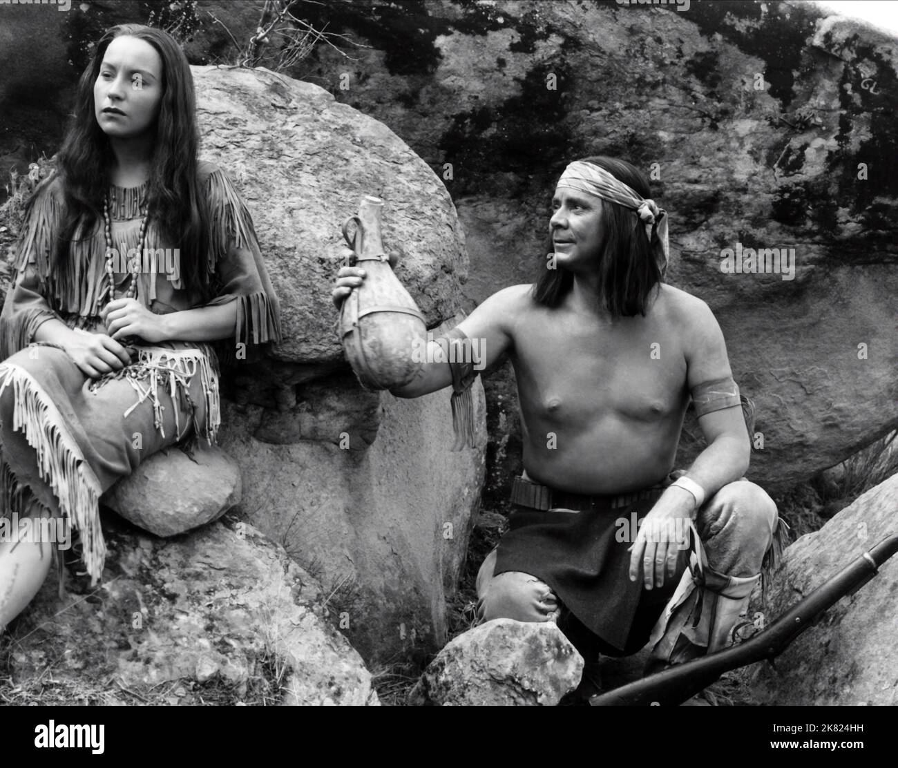Carol Thurston & Alan Curtis Film: Apache Chief (USA 1949) Characters: Watona, Young Eagle ...