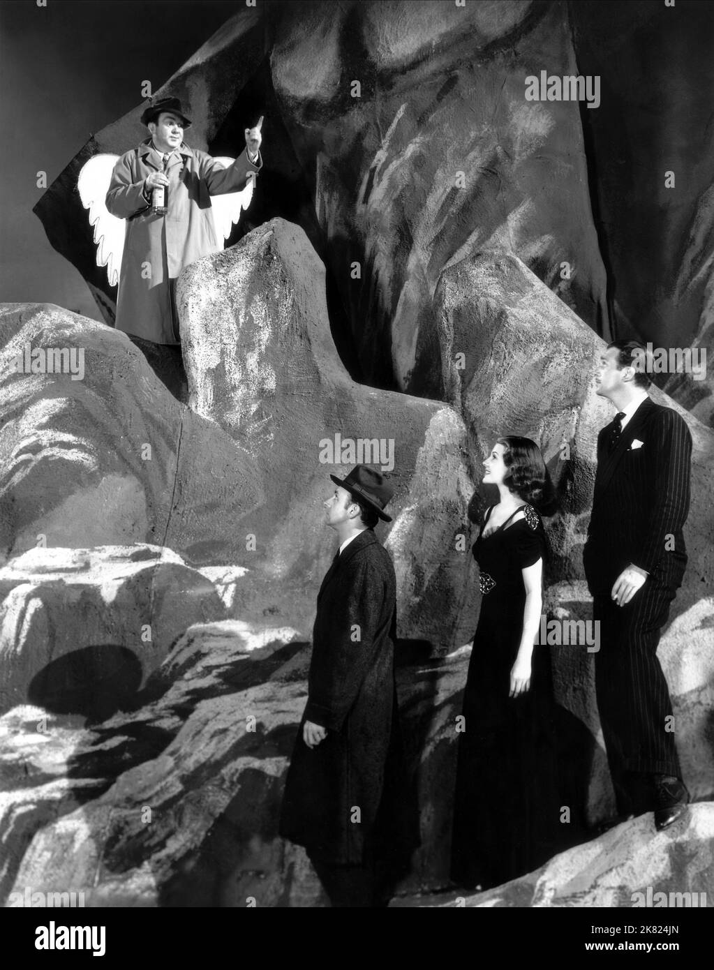 Thomas Mitchell, John Qualen, Rita Hayworth & Douglas Fairbanks Jr ...