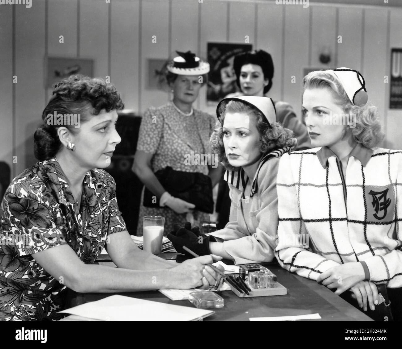 Dorothea Kent, Elyse Knox & Marjorie Rambeau Film: Army Wives (USA 1944 ...