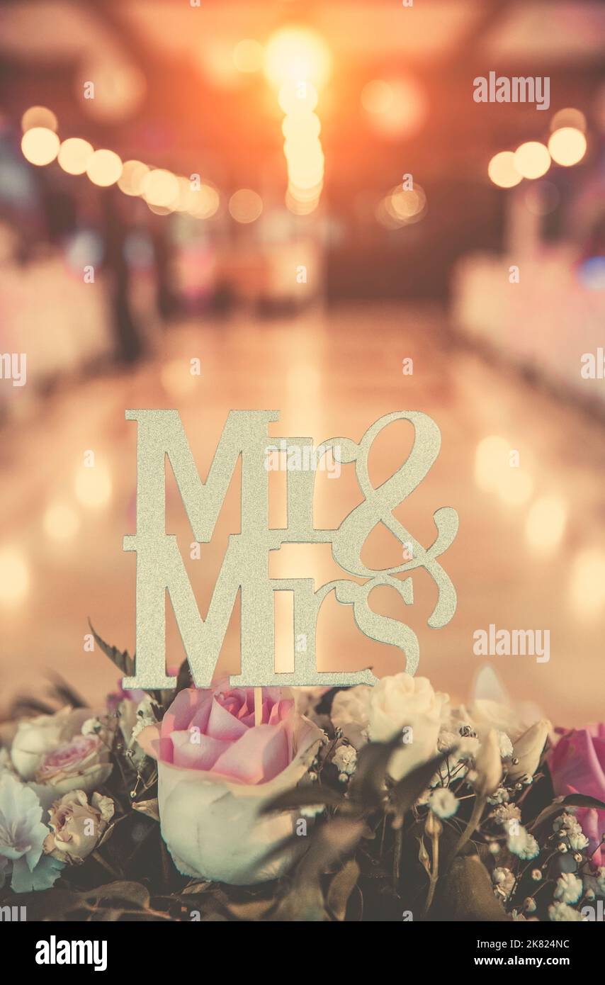 Mr and mrs symbol hi-res stock photography and images - Alamy