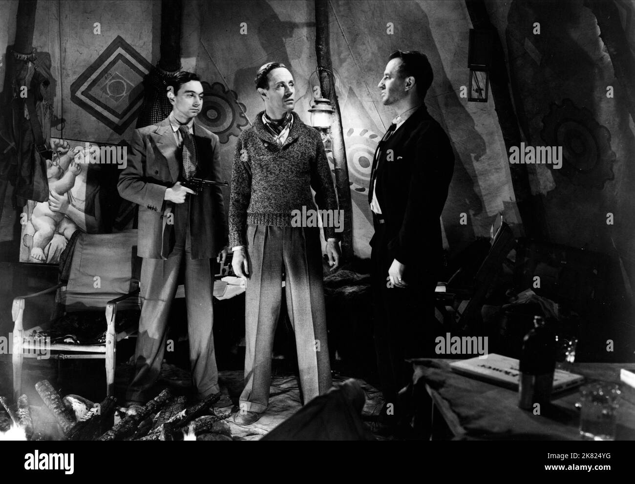 Movie 49th parallel hi-res stock photography and images - Alamy