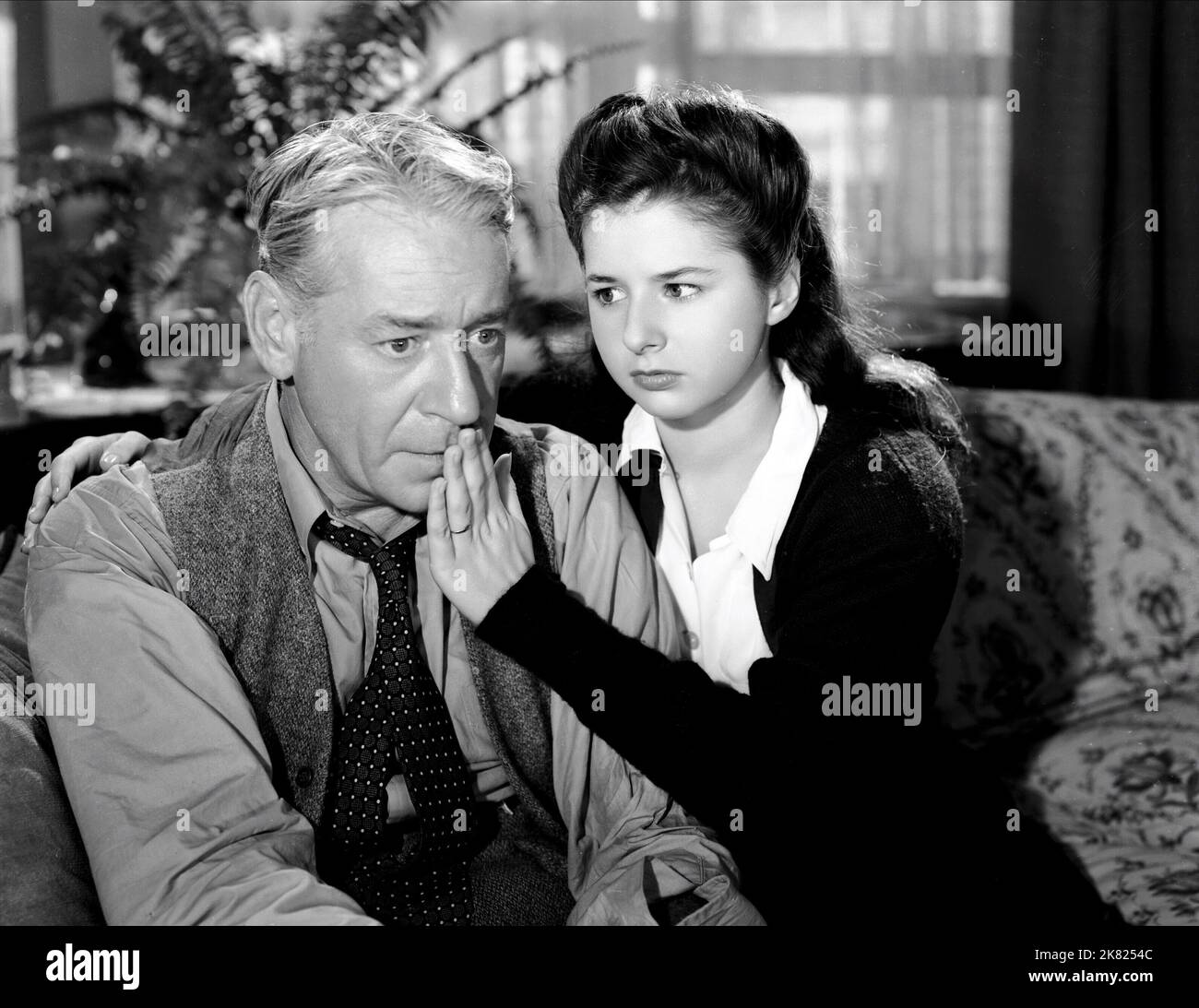 Henry O'Neill & Virginia Weidler Film Born To Sing (1942) Characters ...