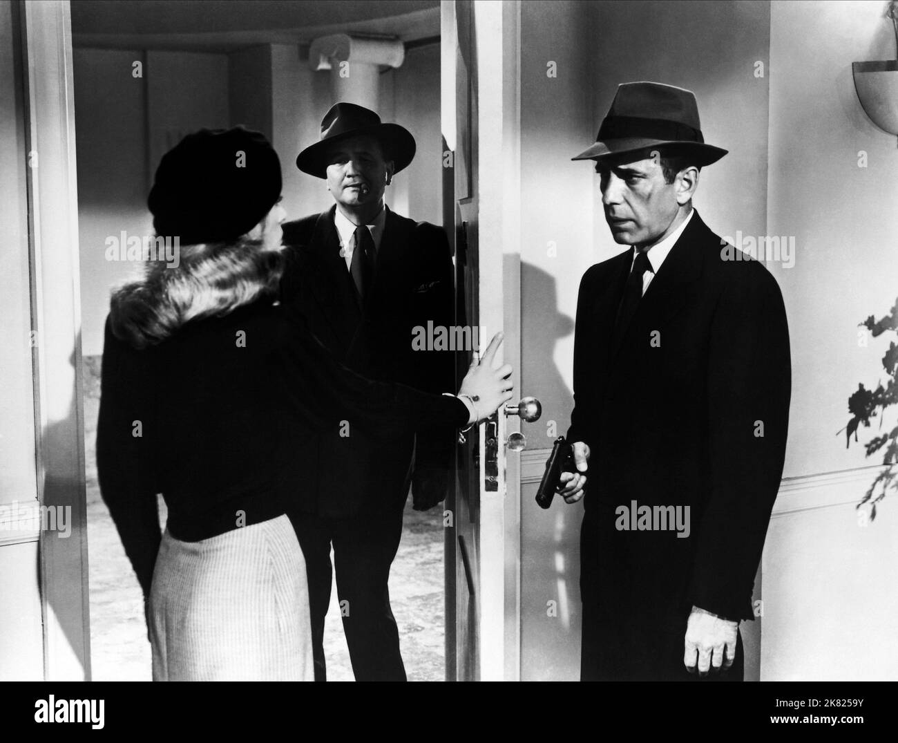 Lizabeth Scott, Charles Cane & Humphrey Bogart Film: Dead Reckoning (1947) Characters: 'Dusty ...